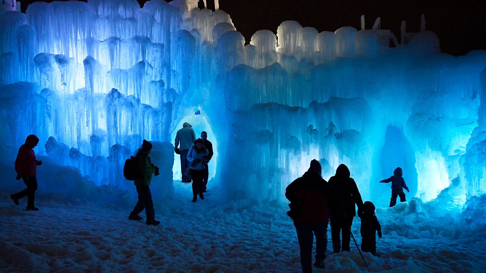 Ice Castles announces plans for New Hampshire this winter - CBS Boston