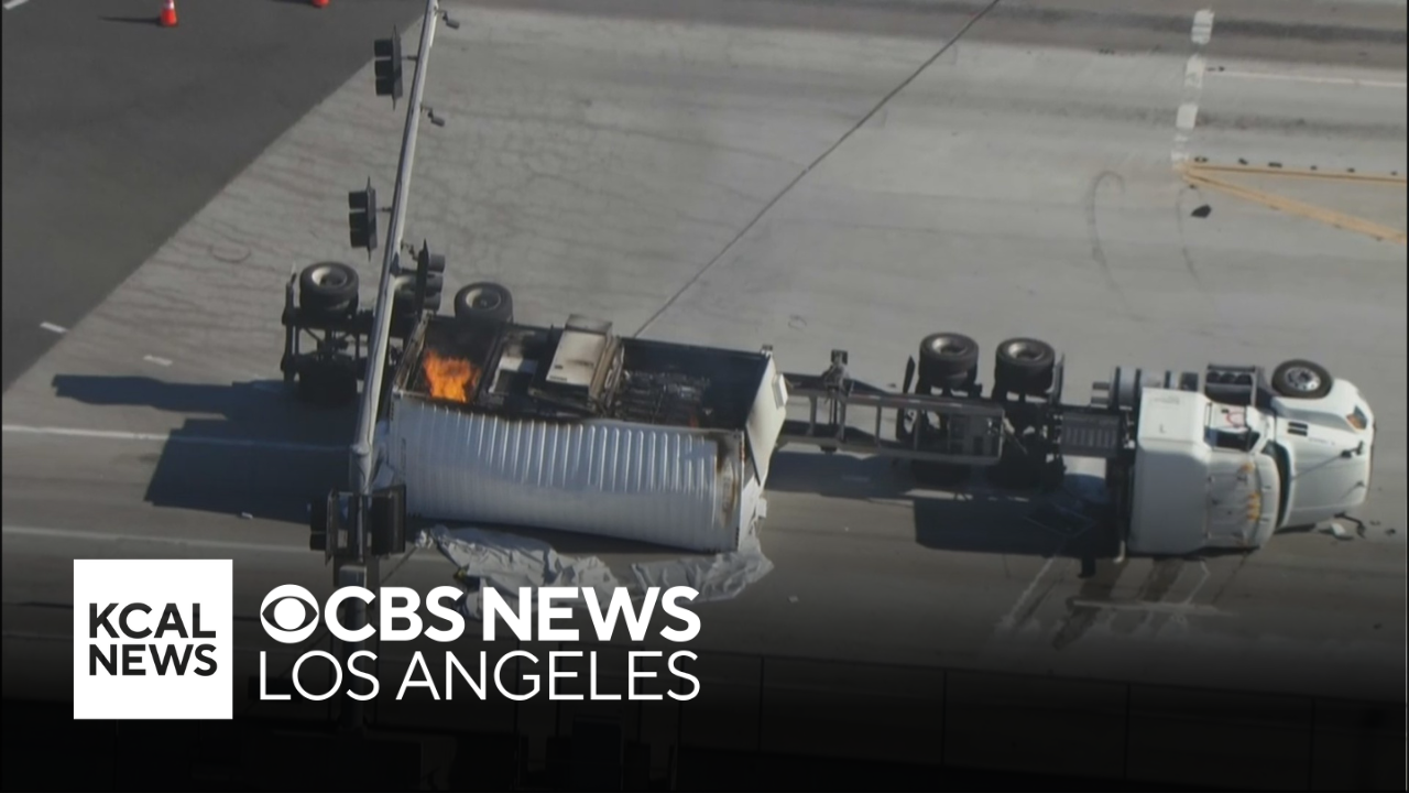 Vincent Thomas Bridge remains closed as crews remove wrecked big rig ...