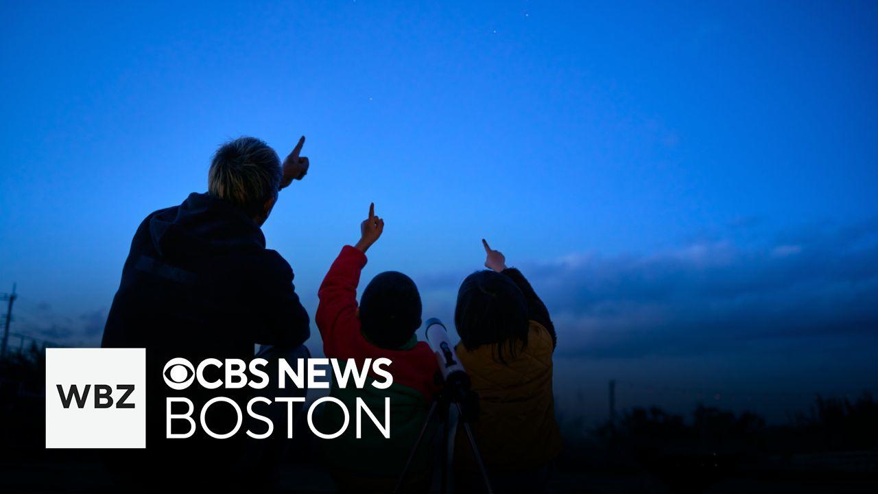 Comet may be visible to the naked eye in Massachusetts. Here's how to ...