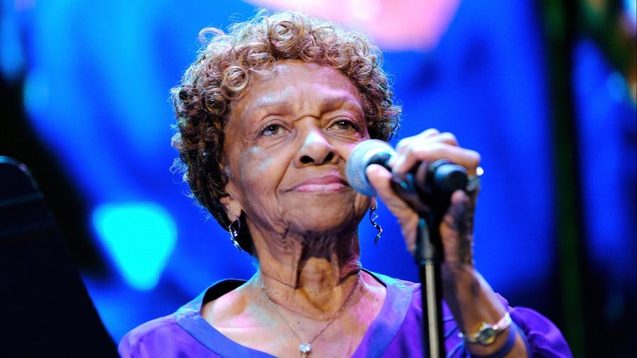 Cissy Houston, Whitney Houston's mother and Grammy winner, dies at age ...