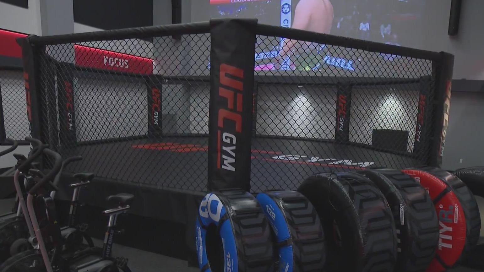 Pittsburgh-area UFC Gyms teaching kids self-defense for free - CBS ...