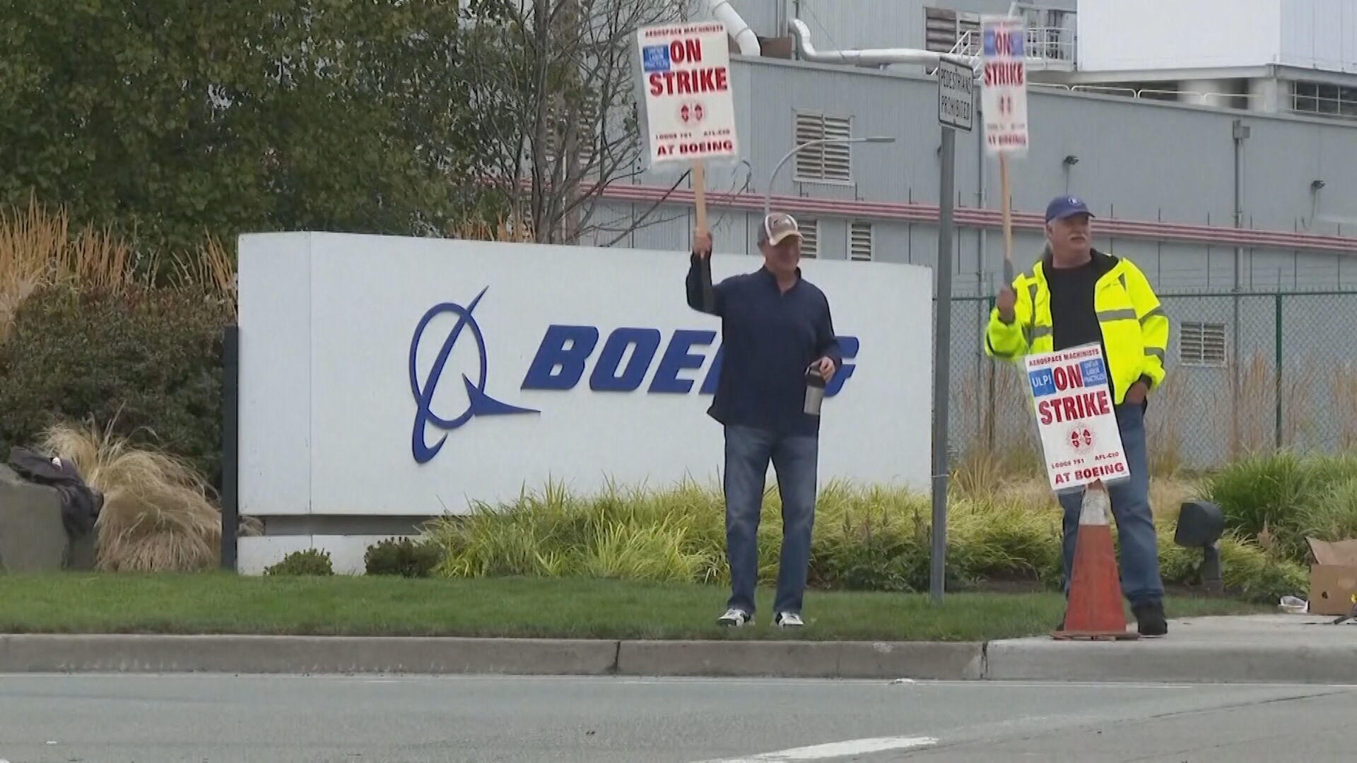 Boeing workers to vote next week on a new proposal that could end ...