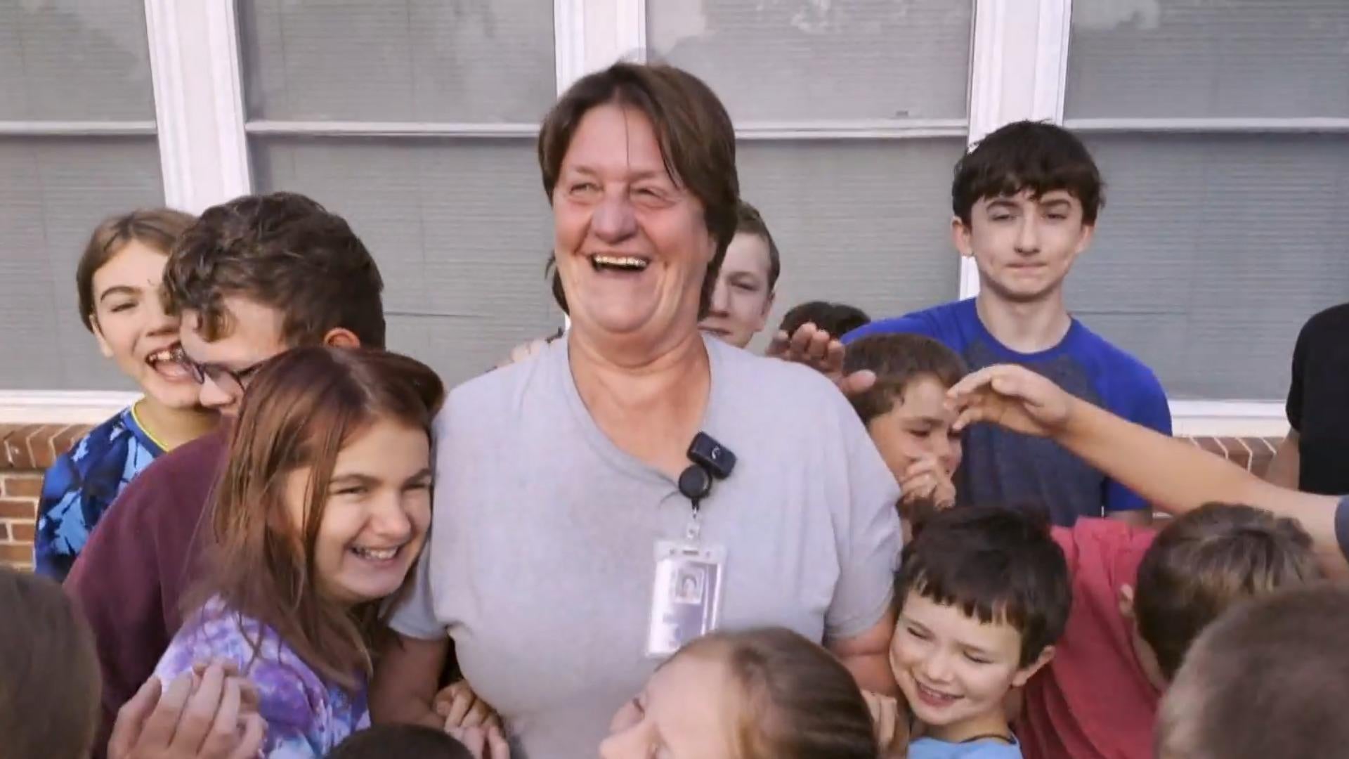 Missouri elementary school names building after beloved custodian - CBS ...