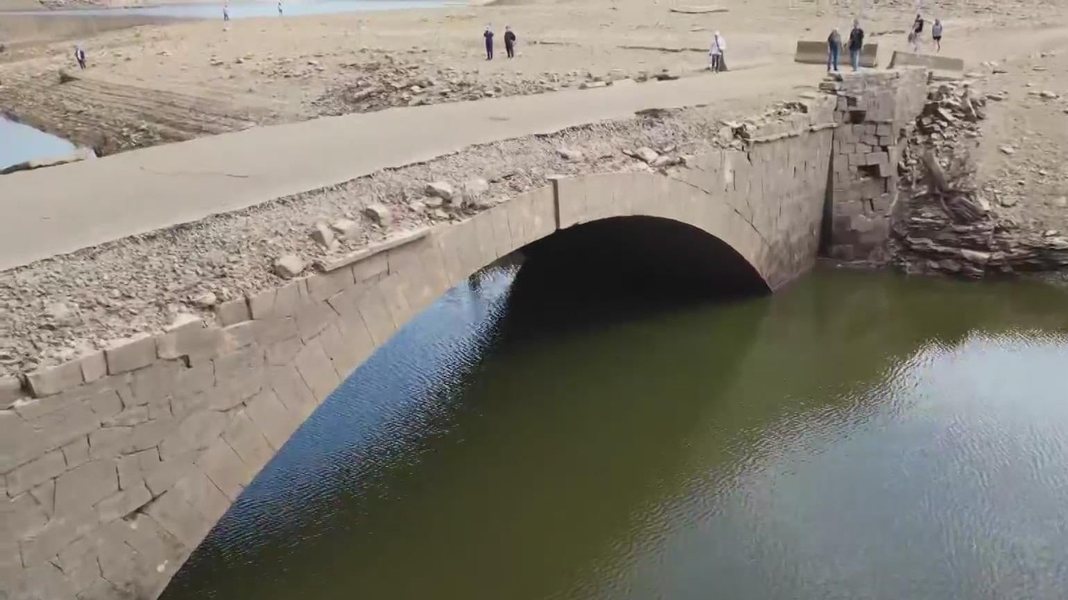 Bridge, town remnants emerging from Youghiogheny River Lake as water recedes - CBS Pittsburgh