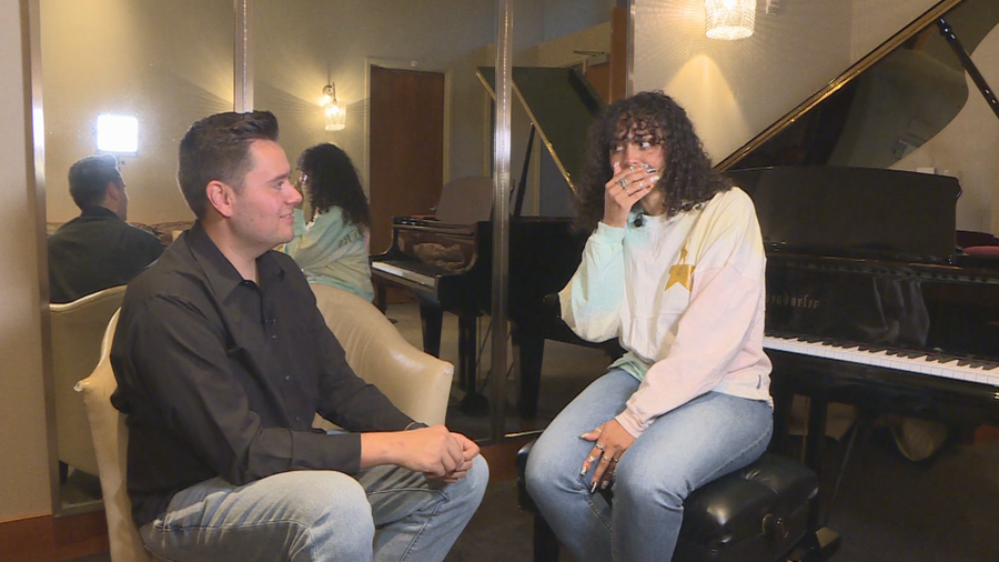 Hamilton cast teaches beatboxing during shows in Colorado - CBS Colorado