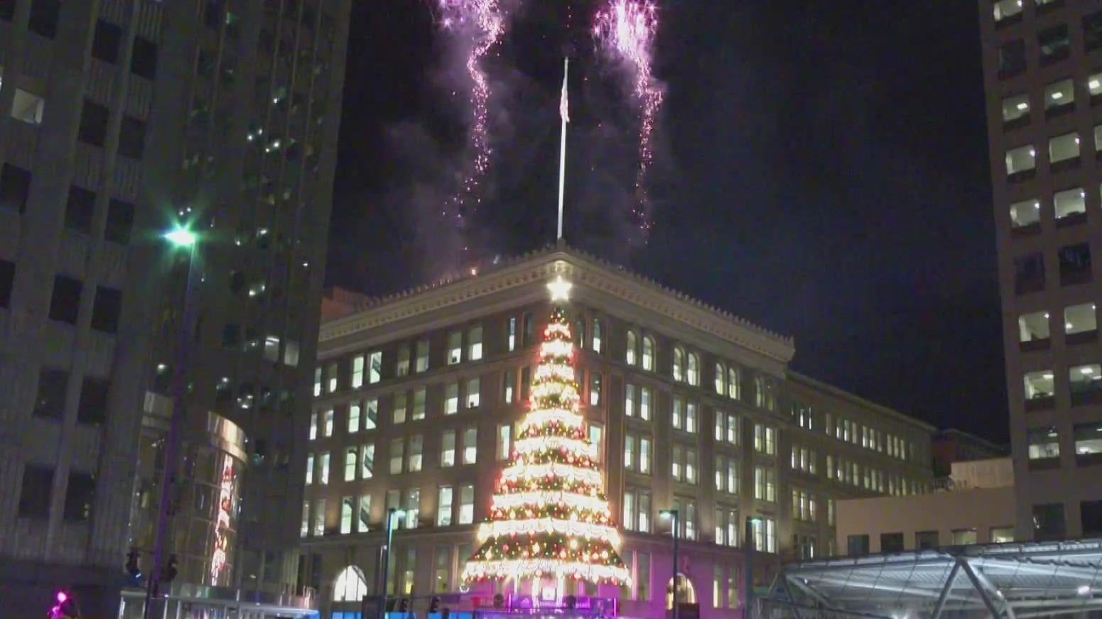 Pittsburgh prepares to put up city's 109th Christmas tree - CBS Pittsburgh