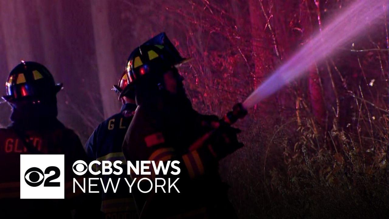 Jennings Creek fire in New York jumps containment line, residents ...