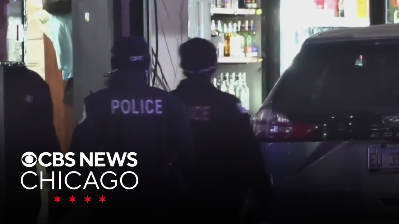4 hurt after driver crashes SUV into West Side liquor store - CBS Chicago