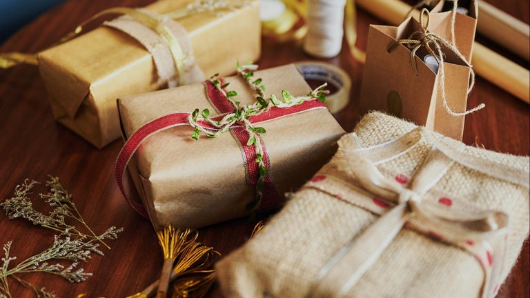 How do you play White Elephant? The gift exchange rules, explained ...