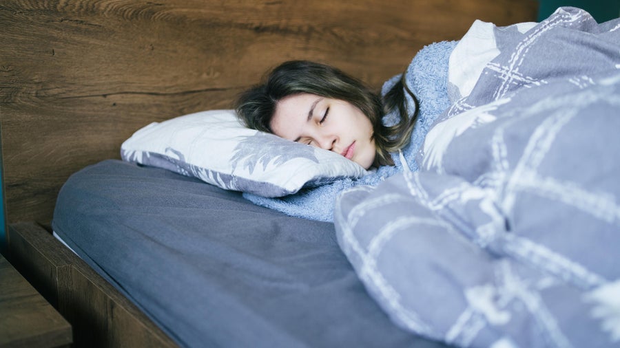 "Sleepmaxxing" trend has young adults optimizing their sleep. Experts ...