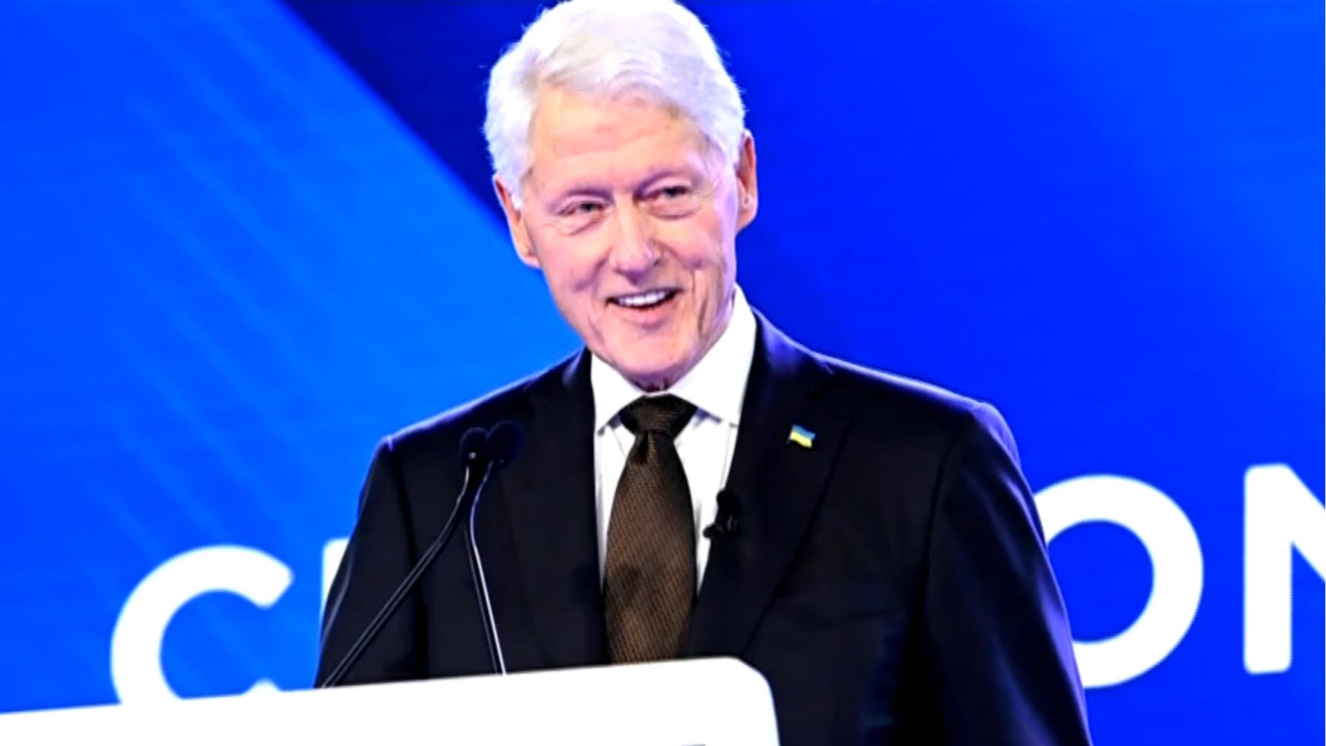 Bill Clinton discharged from hospital after being treated for flu - CBS ...