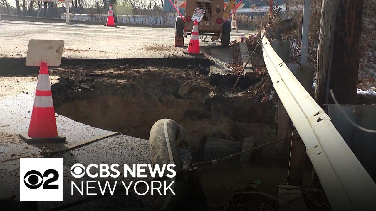 Water being distributed in Edison, N.J. after large water main break ...