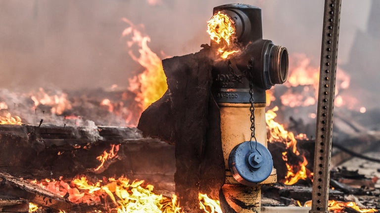 Can California use ocean salt water to put out fires? Here are three ...