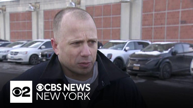 1st person to breach U.S. Capitol grounds on Jan. 6 released from custody in NYC - CBS New York