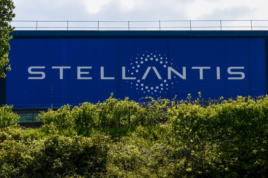 Stellantis UAW profit sharing checks down sharply for 2024 calendar ...