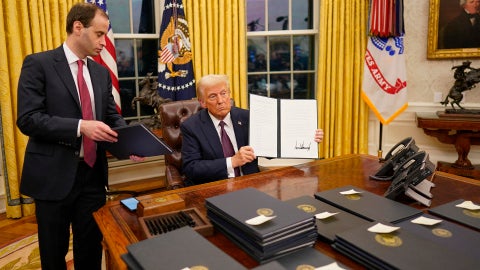 Trump's first week: Congress, courts consider their "checks and ...