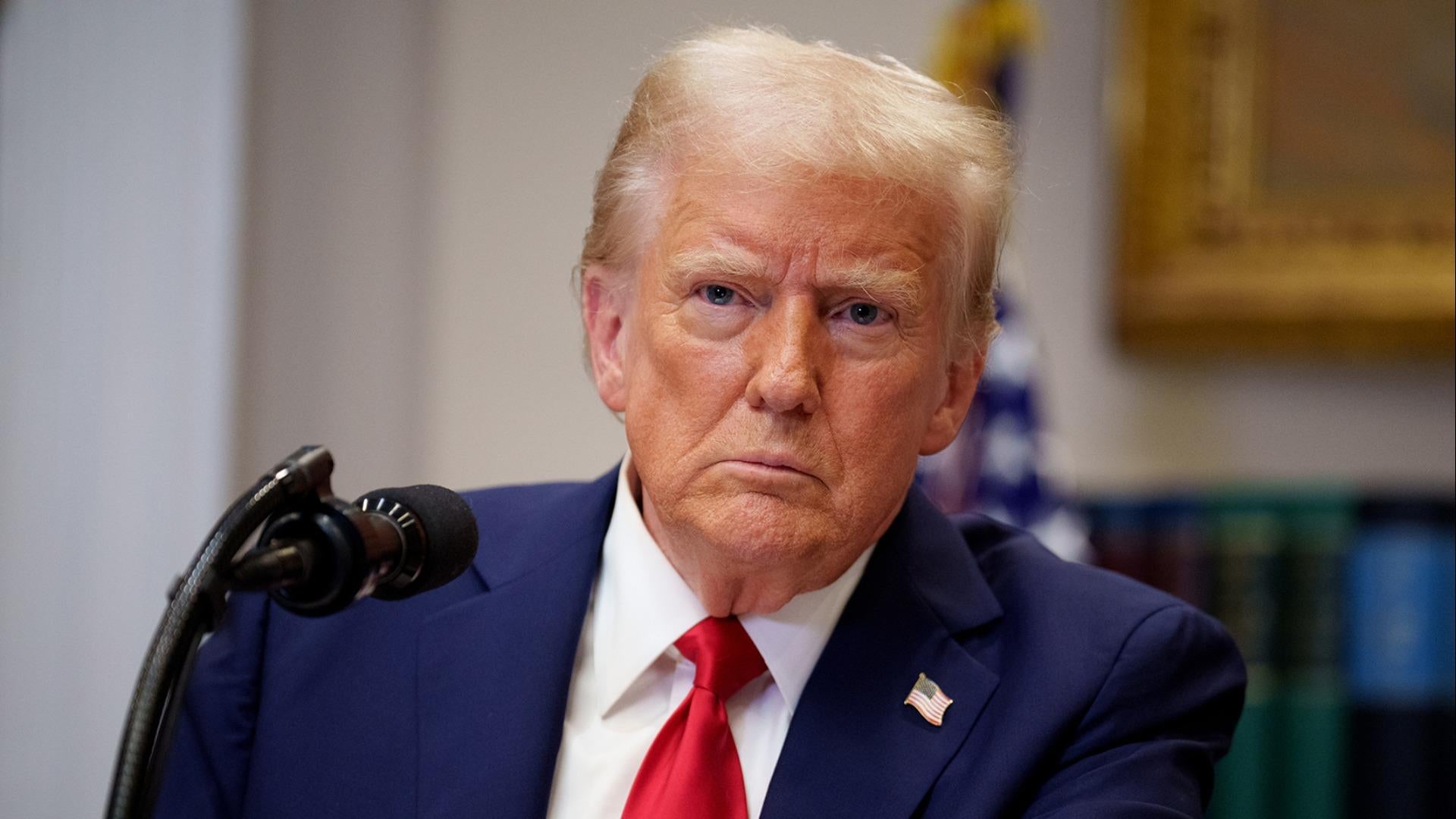 Trump holding off on tariffs after Colombia agrees to accept deported ...