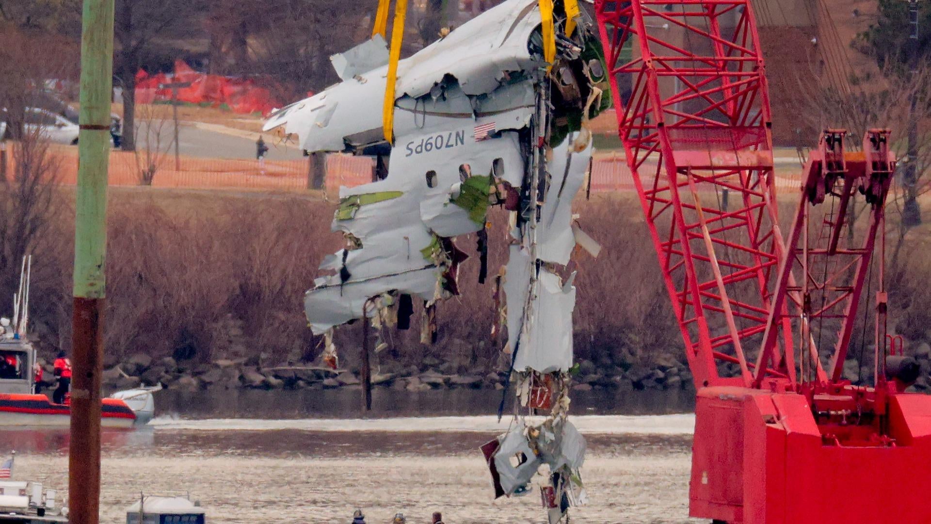 Crew members killed in American Airlines crash receive posthumous ...