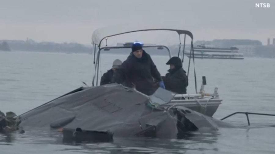 D.C. plane crash investigators say Black Hawk crew may not have heard ...