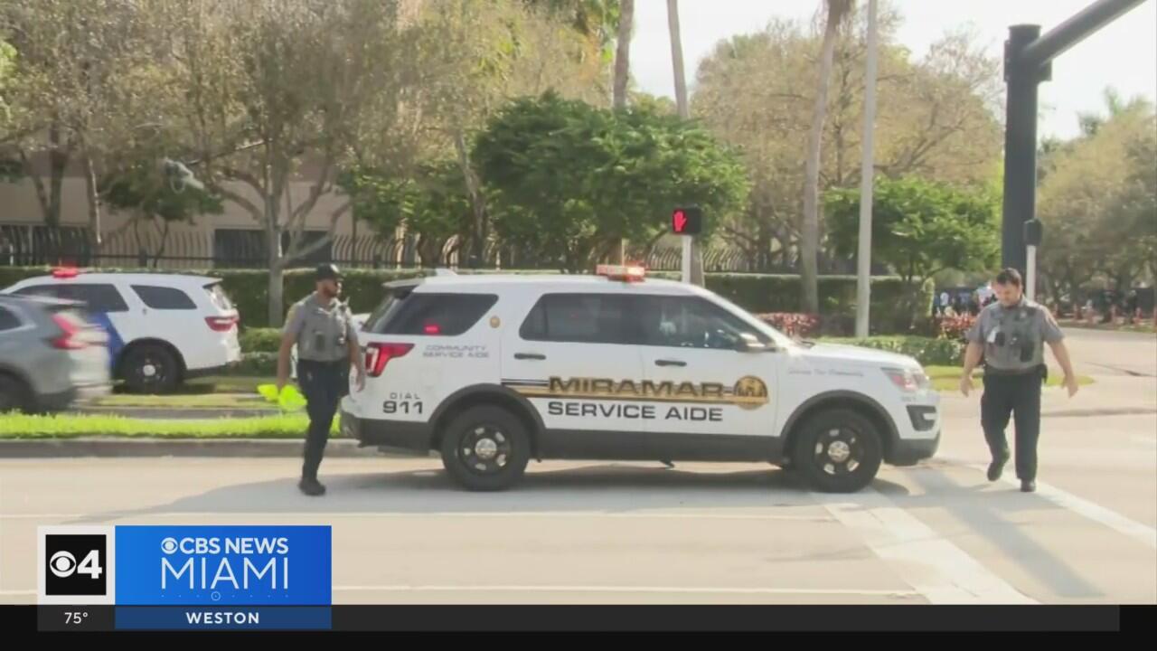 Man in custody after entering Miramar ICE facility carrying package ...