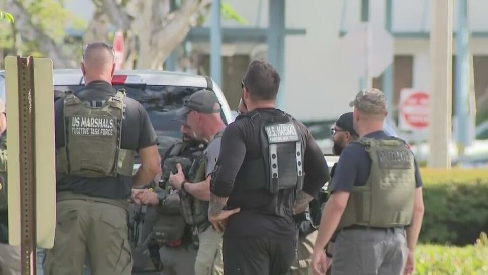 Fugitive wanted in New York in custody after SWAT standoff in Hollywood - CBS Miami