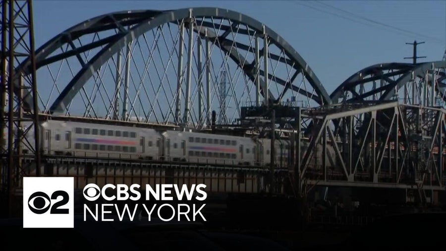 Portal North Bridge's third and final arch is now in place. It's a ...
