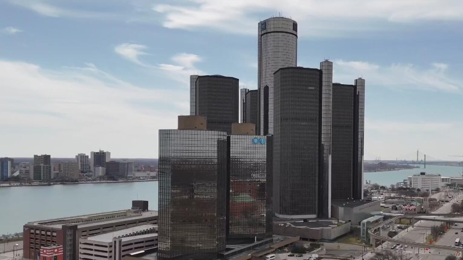Detroit's iconic 600 Renaissance Center tower on the auction block ...
