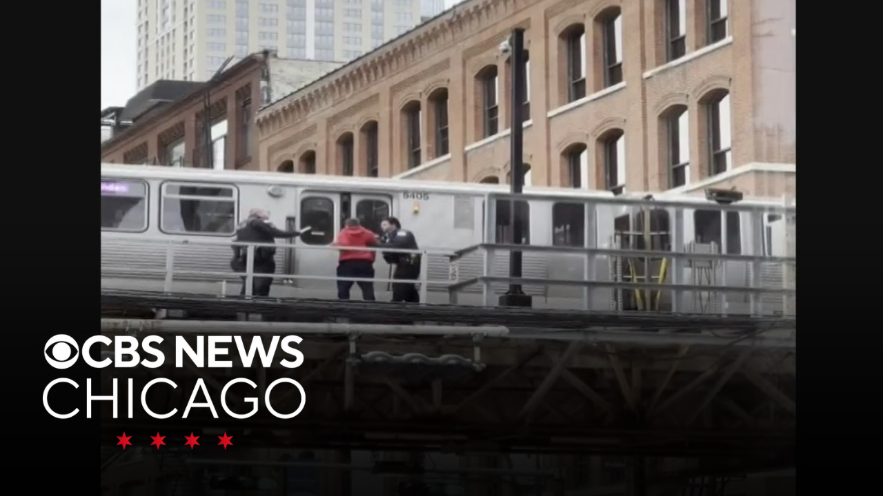 Chicago police apprehend unauthorized man on CTA tracks in River North ...