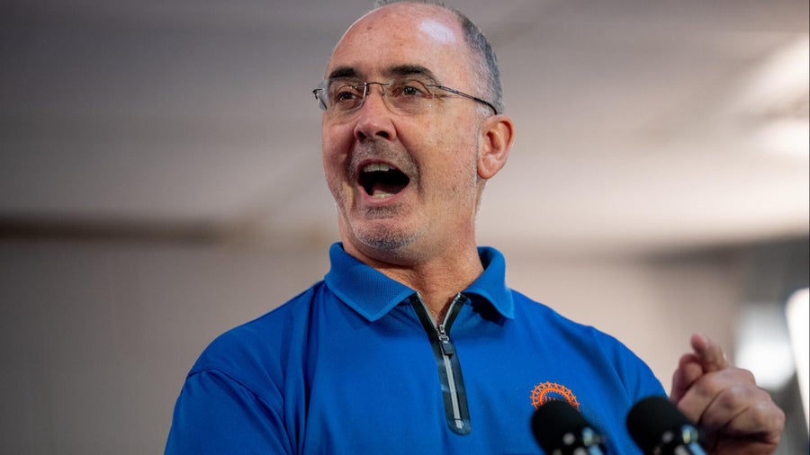 UAW's Shawn Fain slams Trump executive order targeting federal unions ...