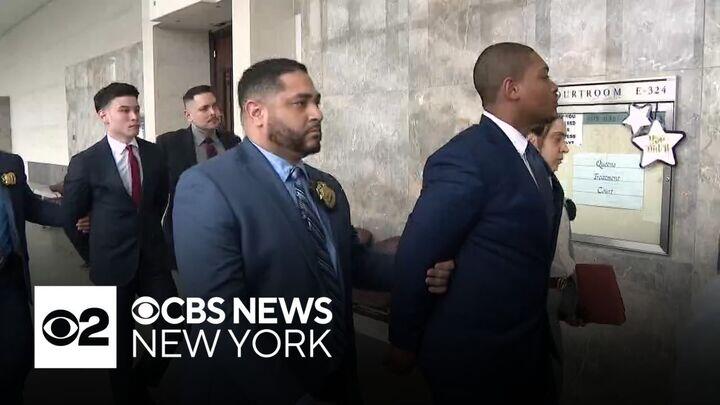 2 NYPD officers accused of robbing and groping sex worker in Queens ...