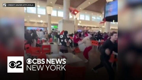 Video shows mayhem at New York City mall as teens startle shoppers ...
