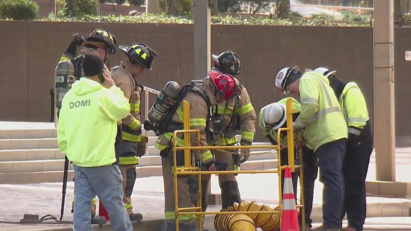 Explosion under Downtown Pittsburgh street blows manhole covers off ...