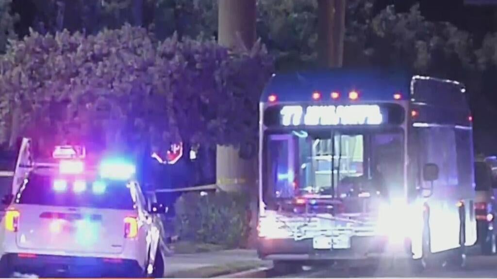 Bus driver who shot and killed 2 passengers during argument in Miami ...