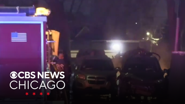 Cars damaged in auto shop fire on Chicago's South Side - CBS Chicago