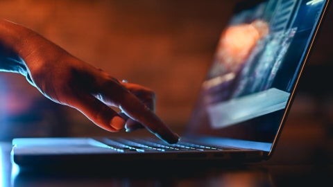 AI is making online shopping scams harder to spot - CBS News