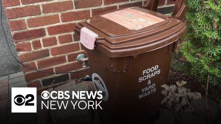 Bronx residents voice issues with NYC compost enforcement - CBS New York