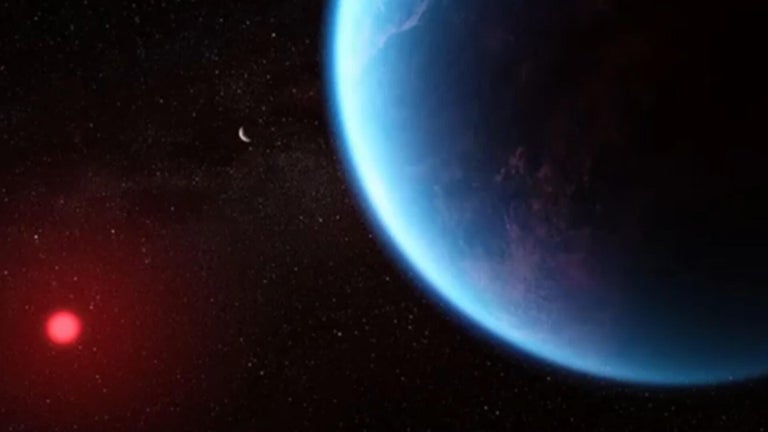 Massive planet discovered orbiting tiny star, leaving scientists ...