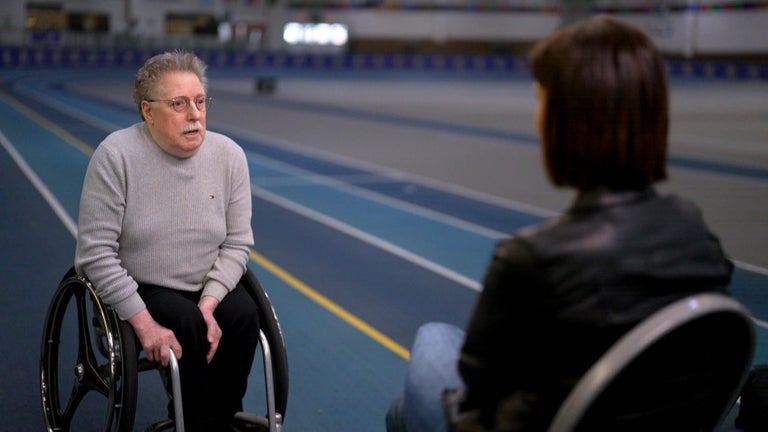 How a letter and a wheelchair reshaped the Boston Marathon - CBS News