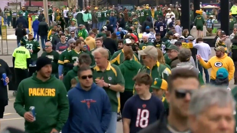 Trump announces Washington, D.C., as site of 2027 NFL draft - CBS News