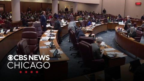 Chicago City Council committee delays vote on new teen curfew proposal ...