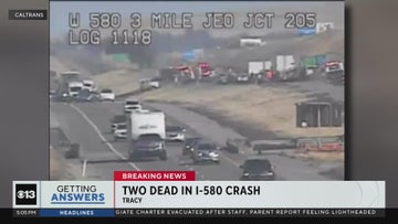 At least 2 people killed in freeway crash involving several vehicles in ...