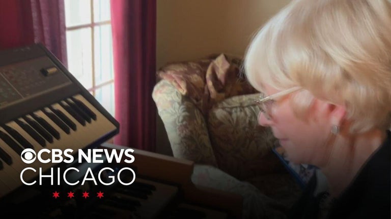 A visit with retired Chicago White Sox organist Nancy Faust as she ...