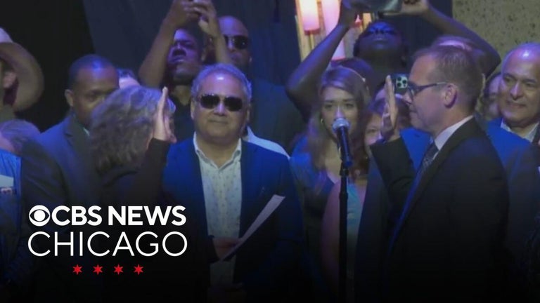 Newly elected Aurora, Illinois, Mayor John Laesch sworn into office ...
