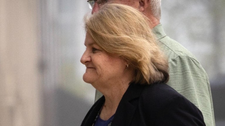 More than 130 retired judges urge federal court to drop charges against ...