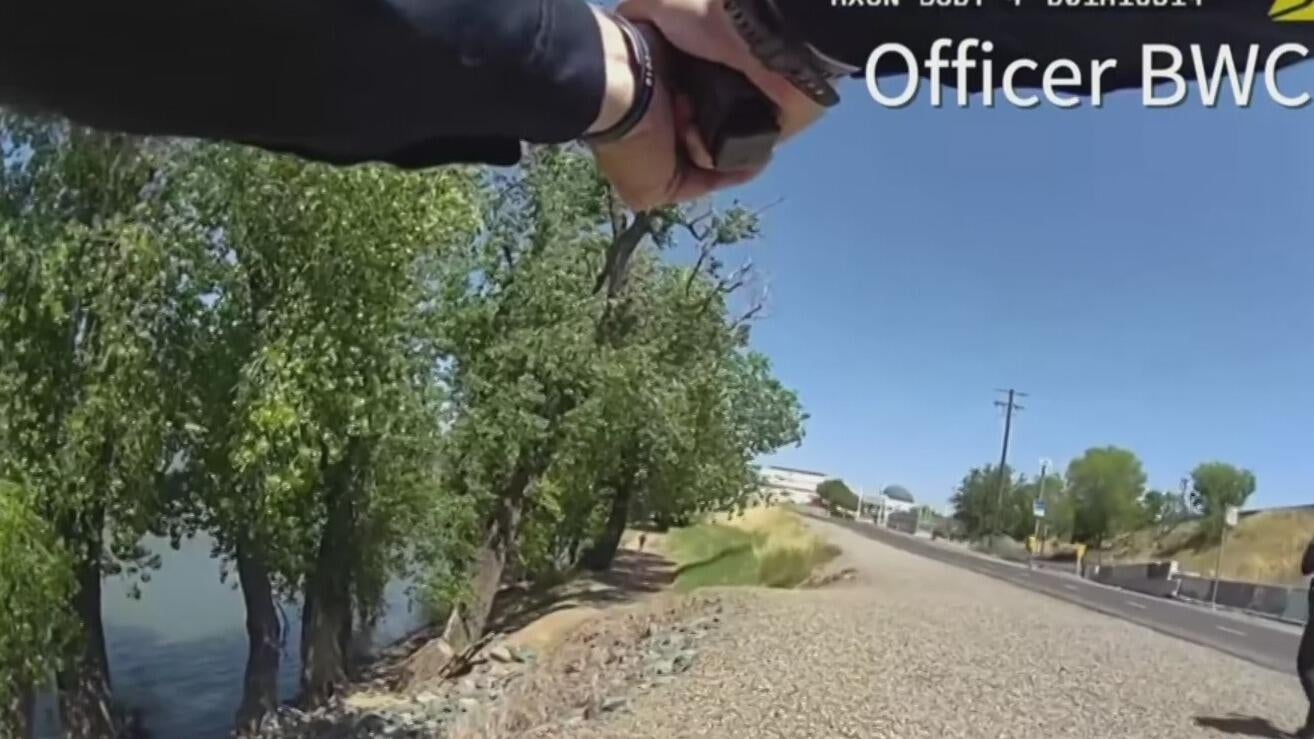 Body camera footage released of Sacramento officers shooting suspect ...