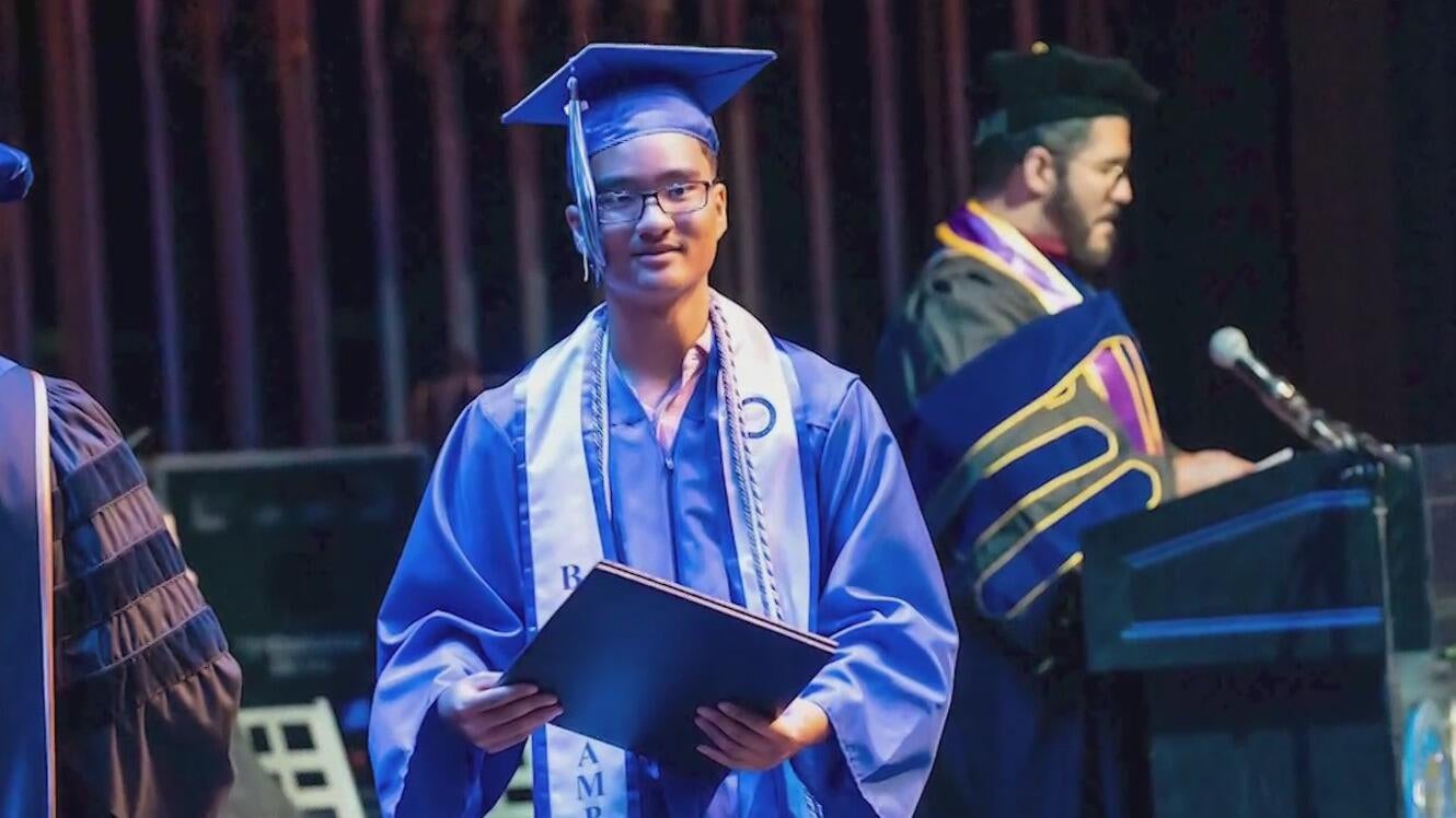 Recent college graduates need more than degrees to get noticed - CBS Texas