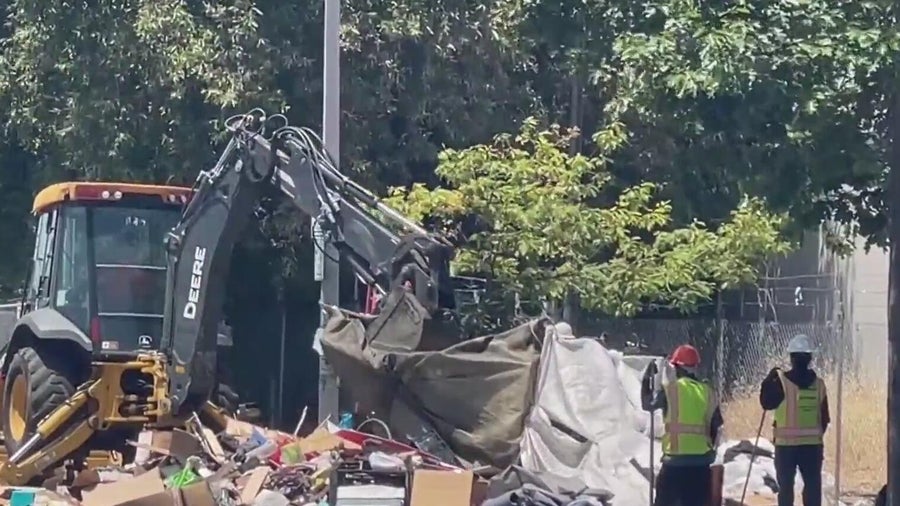 Berkeley homeless encampment cleared in surprise sweep - CBS San Francisco