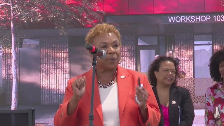 Barbara Lee sworn in as Oakland mayor in front of hundreds of ...