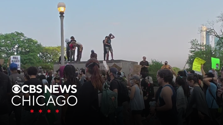ICE protest draws thousands to Chicago Loop; car plows through early on ...