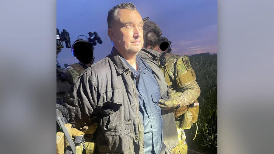 Vance Boelter, suspect in Minnesota lawmaker shootings, taken into ...